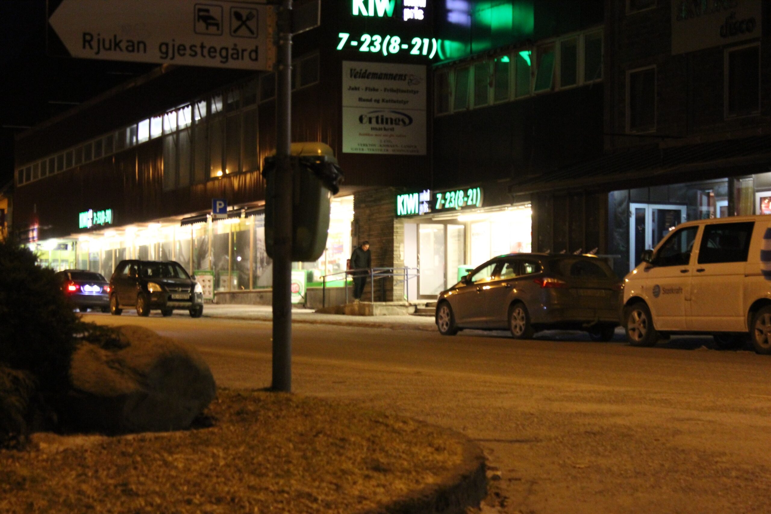 Kiwi Sentrum ombyggingsstenges – Radio Rjukan